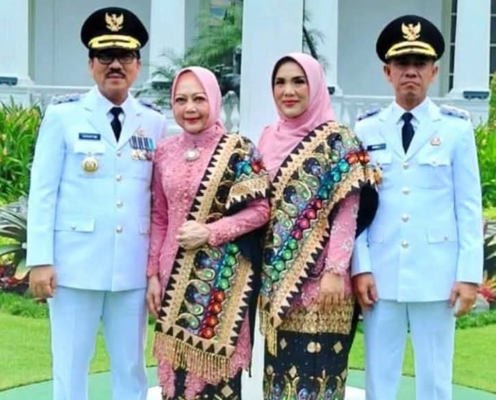 Presiden Prabowo Lantik Hamartoni Ahadis dan Romli Sebagai Bupati Dan Wakil Bupati Lampung Utara ...